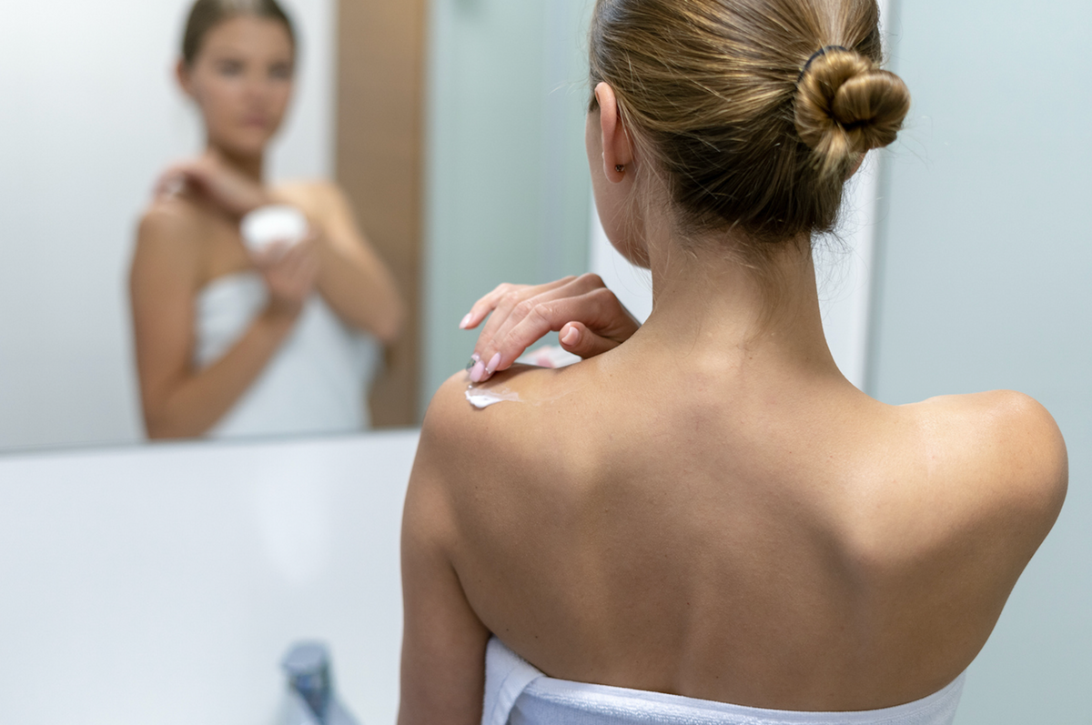 How To Deal With Acne On Your Body – Flora Kim Dermatology